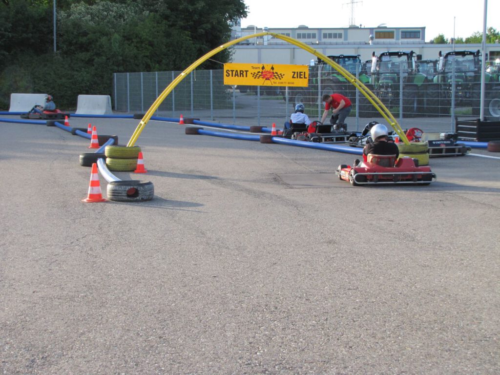 Go-Kart Racing - mobile Kartbahn | Tausend Ideen